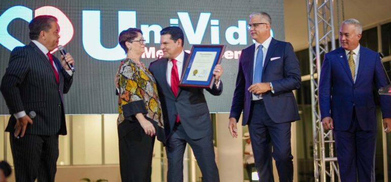 Inauguración de los Centros Médicos UniVida